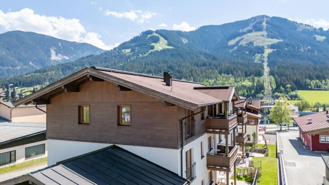 123 M² Ferienwohnung ∙ 4 Schlafzimmer ∙ 10 Gäste - Ellmau