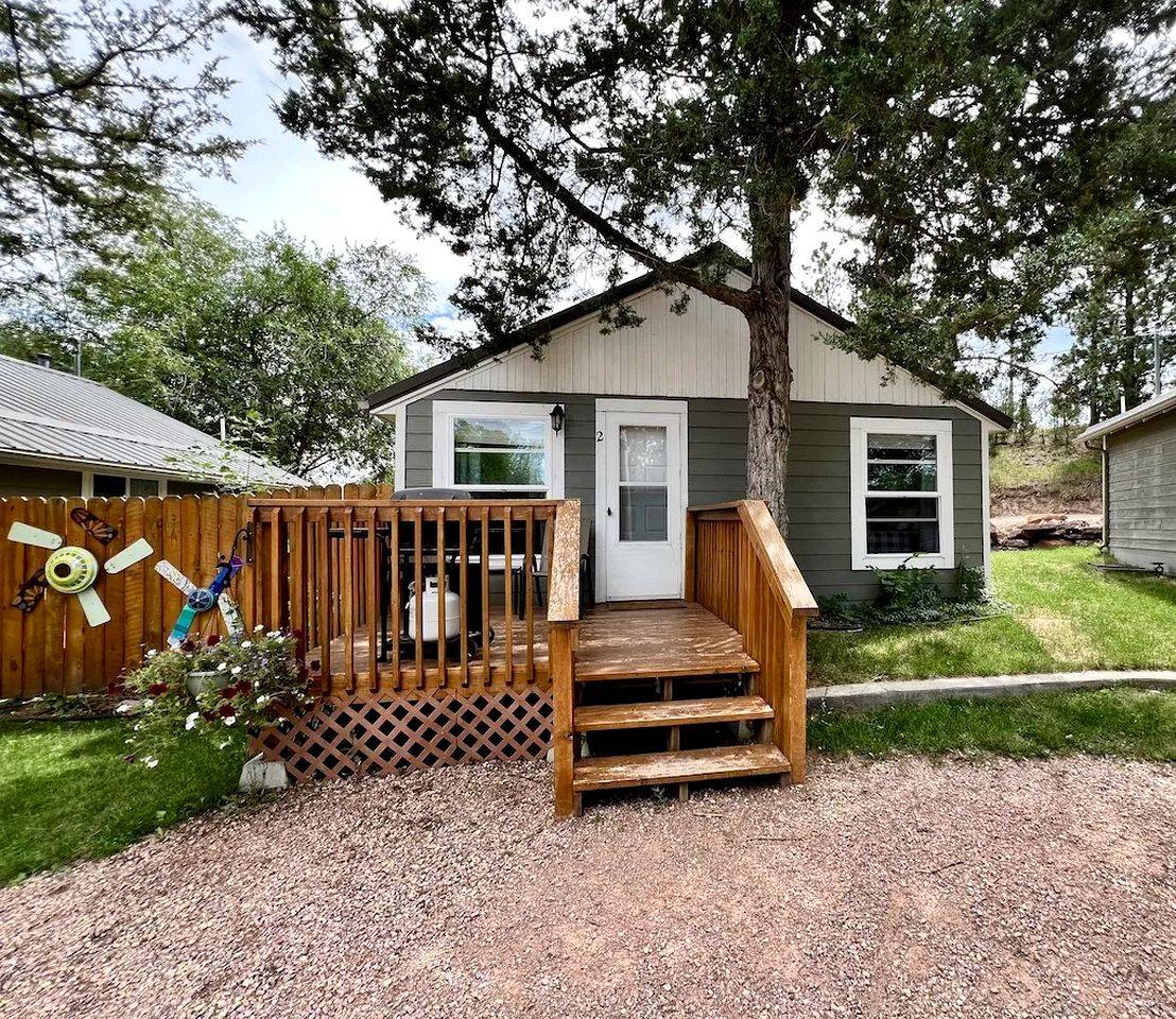 House ∙ 1 Bedroom ∙ 4 Guests - Hot Springs, SD