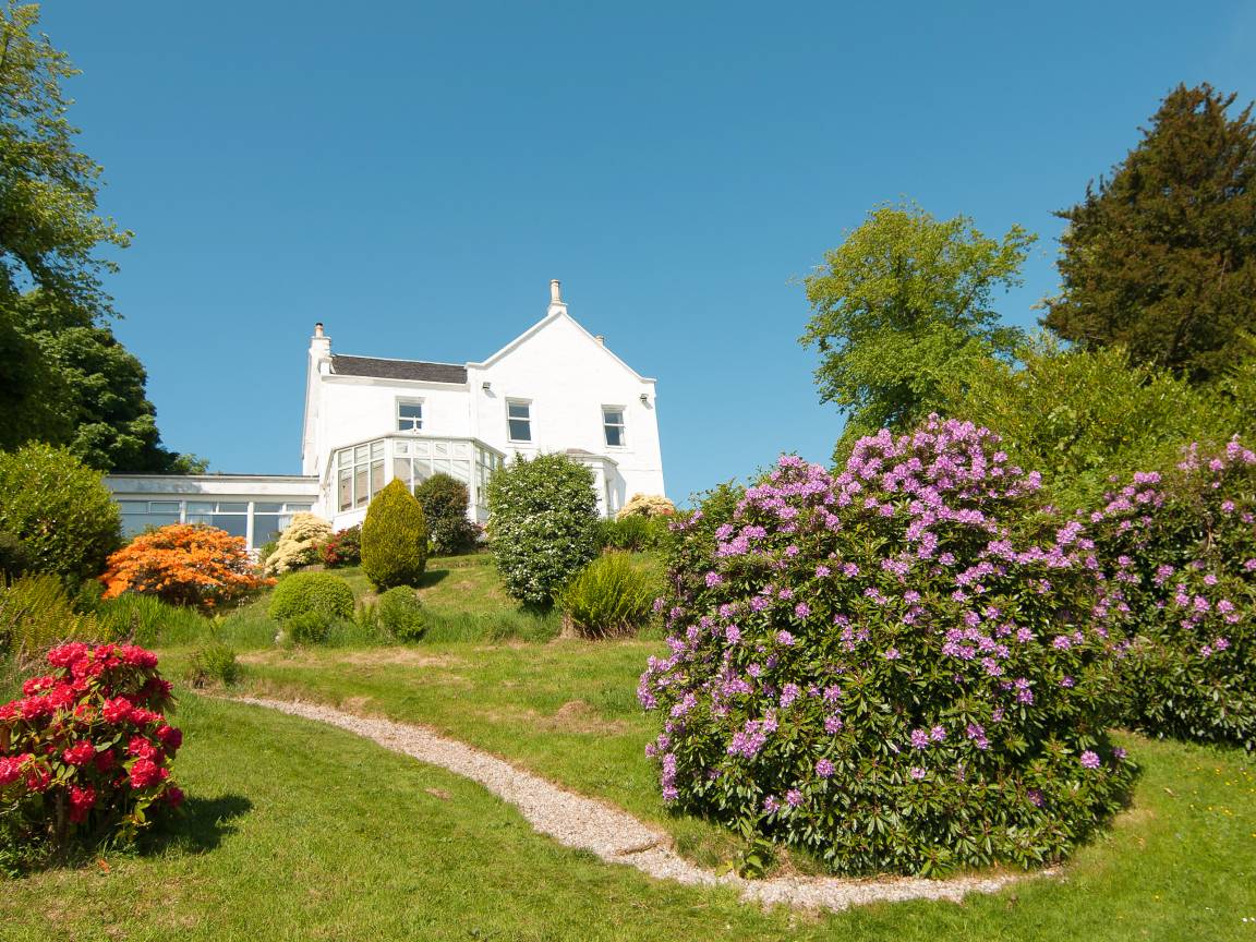 Cottage ∙ 8 Bedrooms ∙ 16 Guests - Scotland