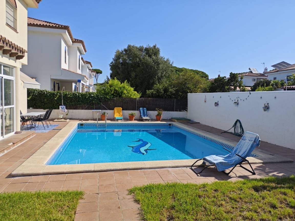 176 M² Villa ∙ 4 Habitaciones ∙ 8 Huéspedes - Chiclana de la Frontera