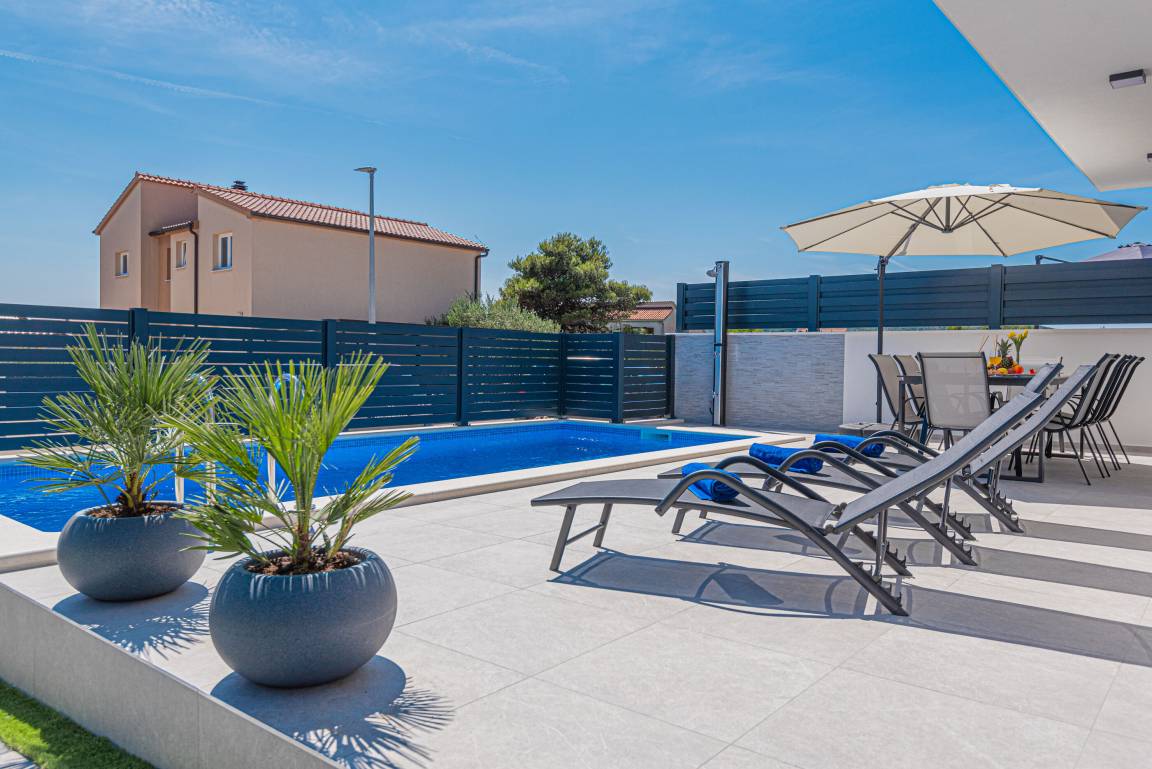 140 M² Ferienhaus ∙ 4 Schlafzimmer ∙ 8 Gäste - Vodice