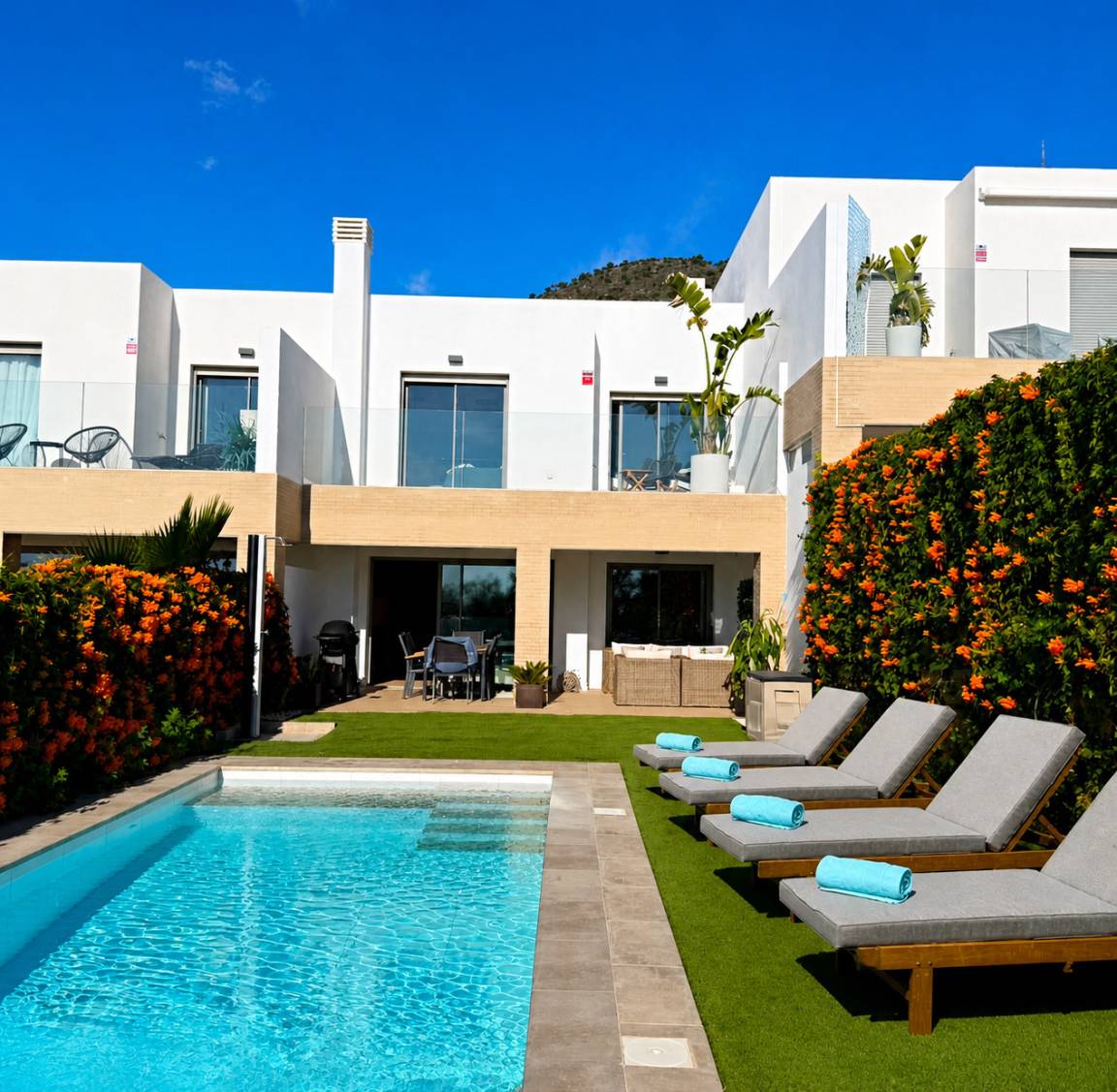 138 M² Villa ∙ 3 Bedrooms ∙ 6 Guests - Fuengirola