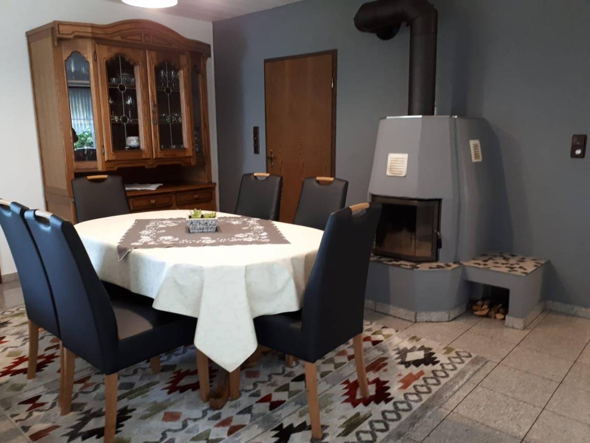 110 M² Ferienwohnung ∙ 2 Schlafzimmer ∙ 4 Gäste - Kell am See