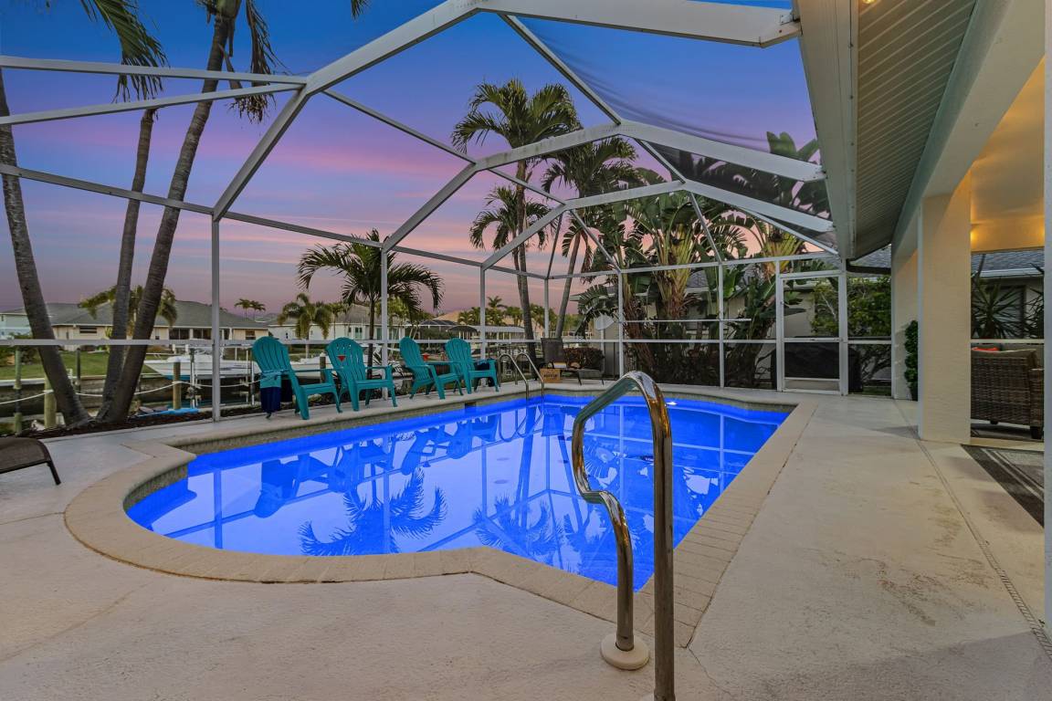 226 M² House ∙ 4 Bedrooms ∙ 12 Guests - Cape Coral, FL