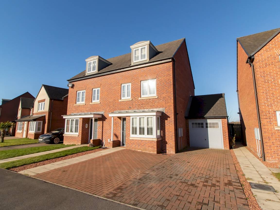 93 M² House ∙ 4 Bedrooms ∙ 5 Guests - Durham