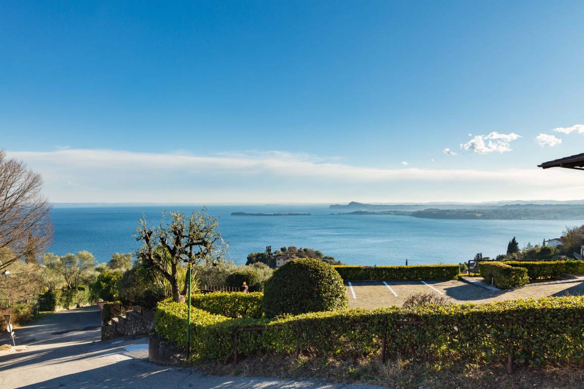 80 M² Apartment ∙ 1 Bedroom ∙ 2 Guests - Gardone Riviera