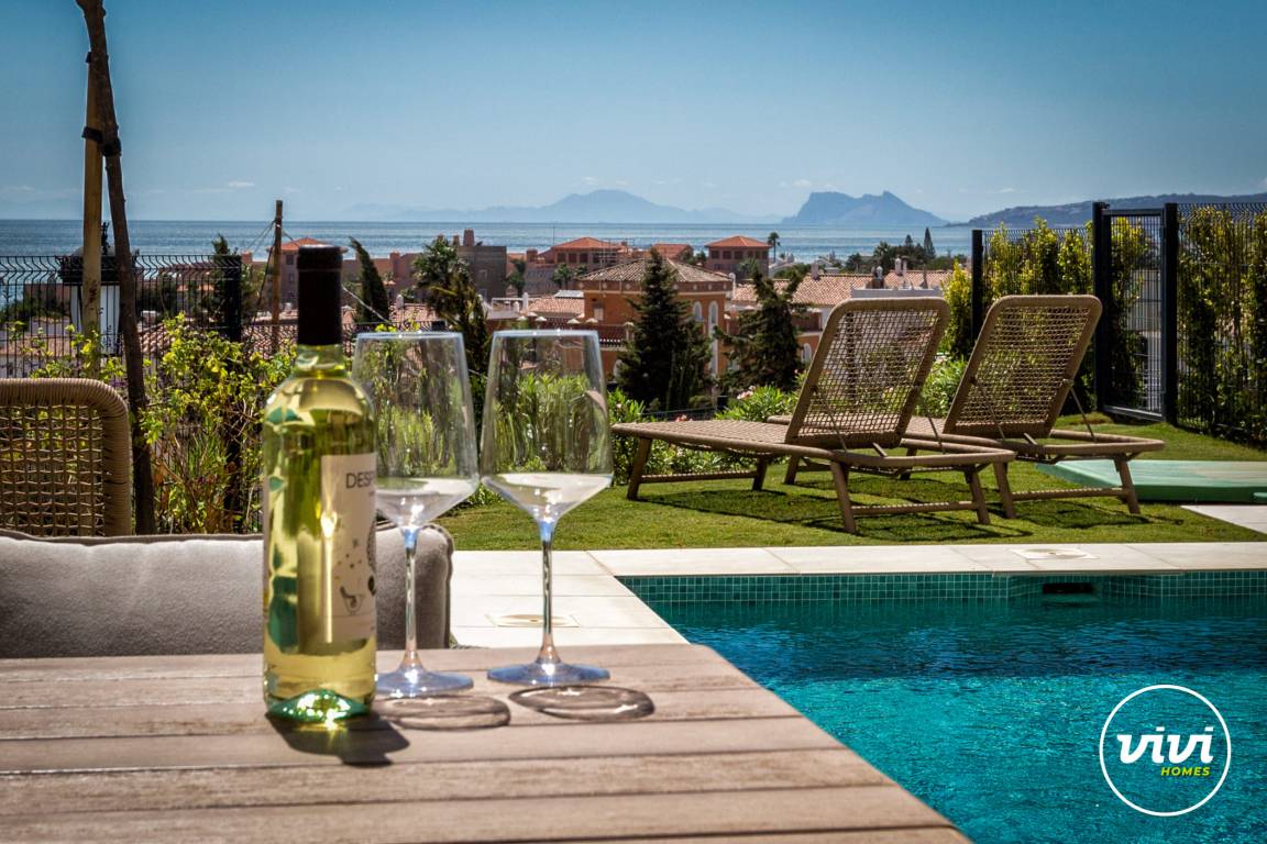 345 M² House ∙ 4 Bedrooms ∙ 8 Guests - Estepona