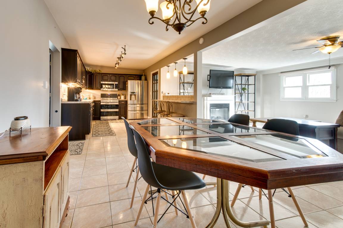 185 M² Apartment ∙ 4 Bedrooms ∙ 8 Guests - Palestine, IL