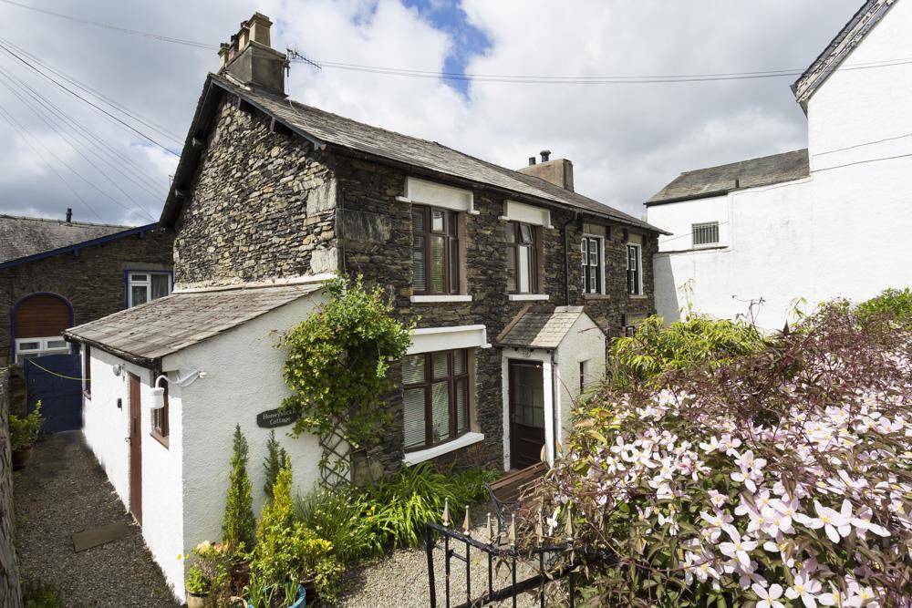 Cottage ∙ 3 Bedrooms ∙ 6 Guests - Bowness-on-Windermere