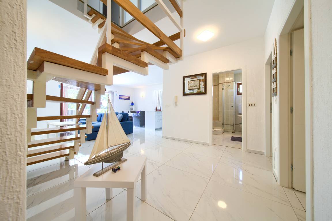 150 M² Ferienwohnung ∙ 5 Schlafzimmer ∙ 10 Gäste - Malinska