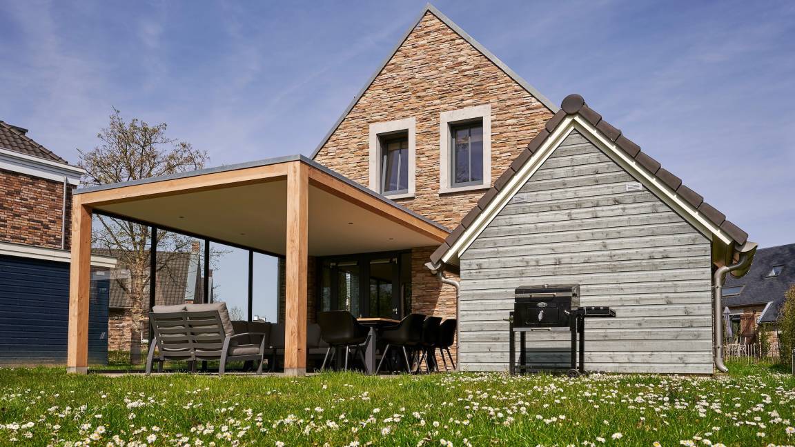 104 M² Bungalow ∙ 4 Bedrooms ∙ 8 Guests - Maastricht