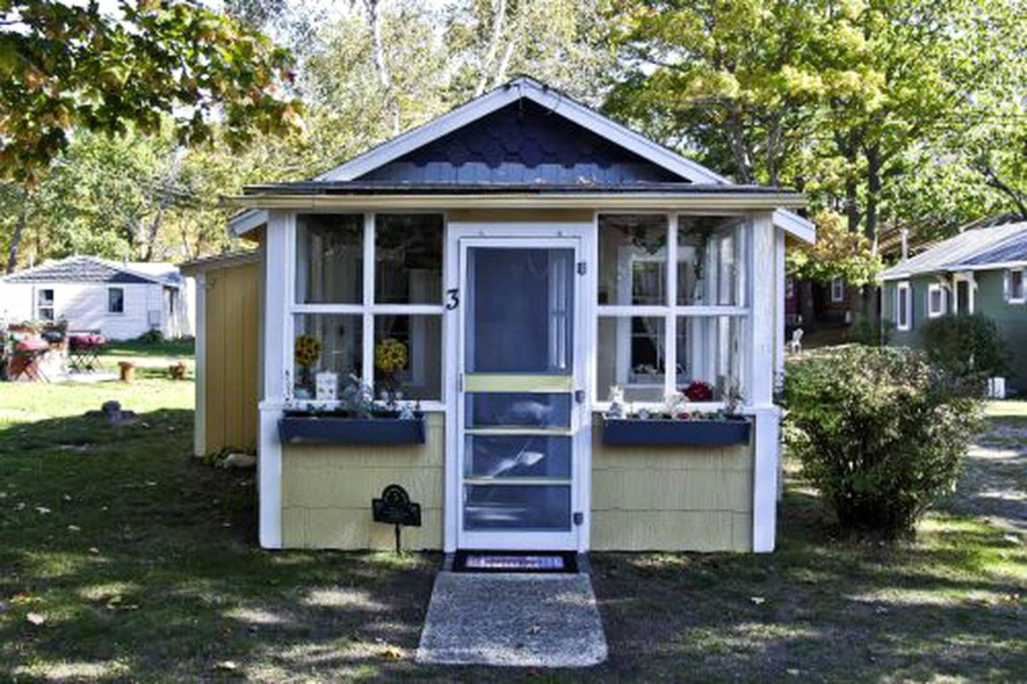House ∙ 2 Bedrooms ∙ 5 Guests - Mackinaw City, MI