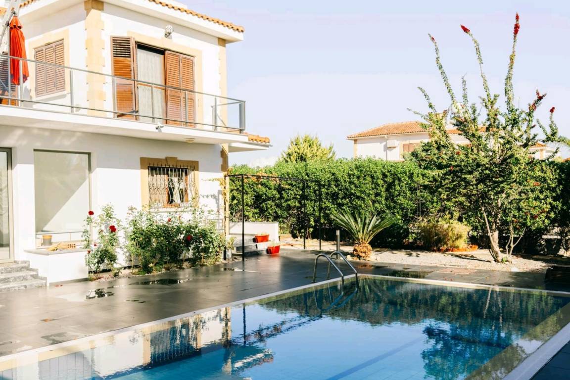 150 M² Villa ∙ 4 Bedrooms ∙ 9 Guests - Yeni İskele