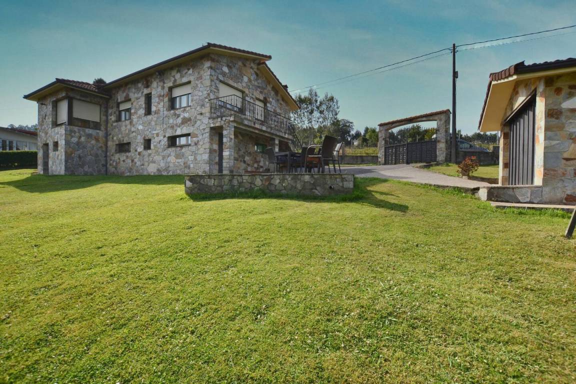 119 M² Apartamento ∙ 4 Habitaciones ∙ 8 Huéspedes - Villaviciosa