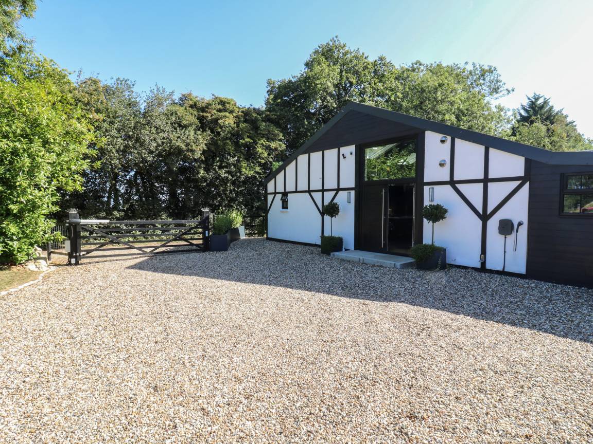 Cottage ∙ 4 Bedrooms ∙ 8 Guests - Maidstone