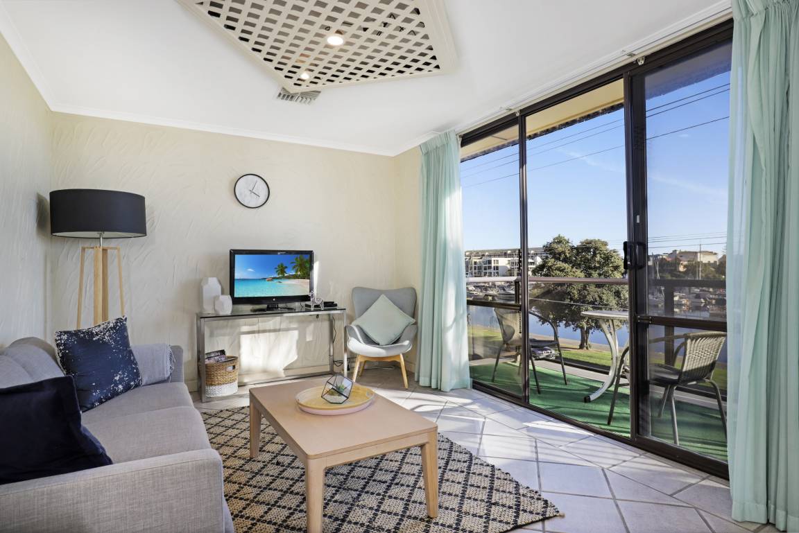Apartment ∙ 2 Bedrooms ∙ 4 Guests - Glenelg