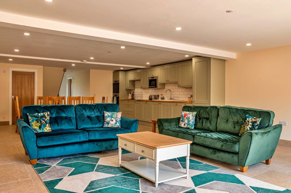180 M² Cottage ∙ 4 Bedrooms ∙ 8 Guests - Kingham