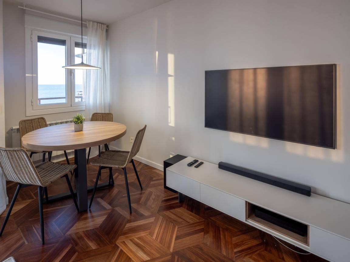 91 M² Apartamento ∙ 3 Habitaciones ∙ 6 Huéspedes - Zarauz