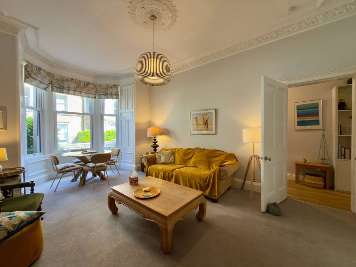 77 M² Apartment ∙ 2 Bedrooms ∙ 4 Guests - Edinburgh Airport (EDI)