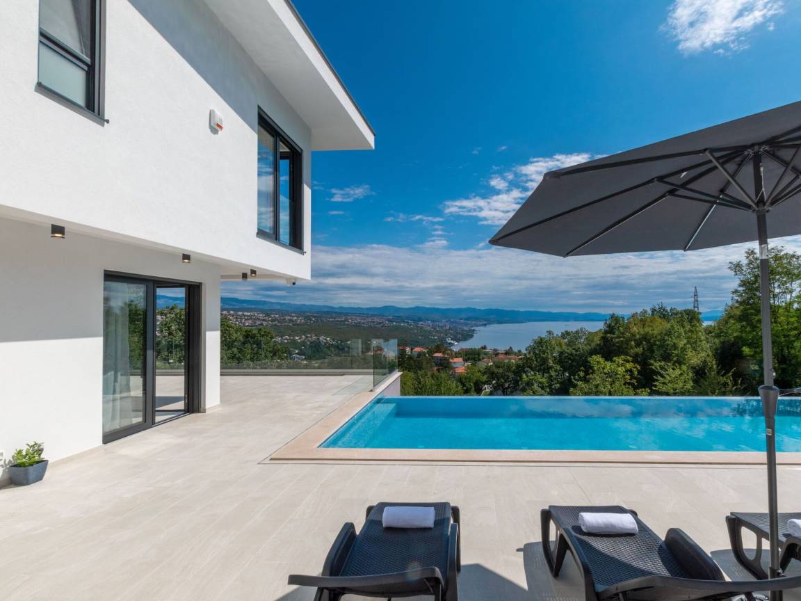 340 M² Villa ∙ 4 Schlafzimmer ∙ 10 Gäste - Opatija