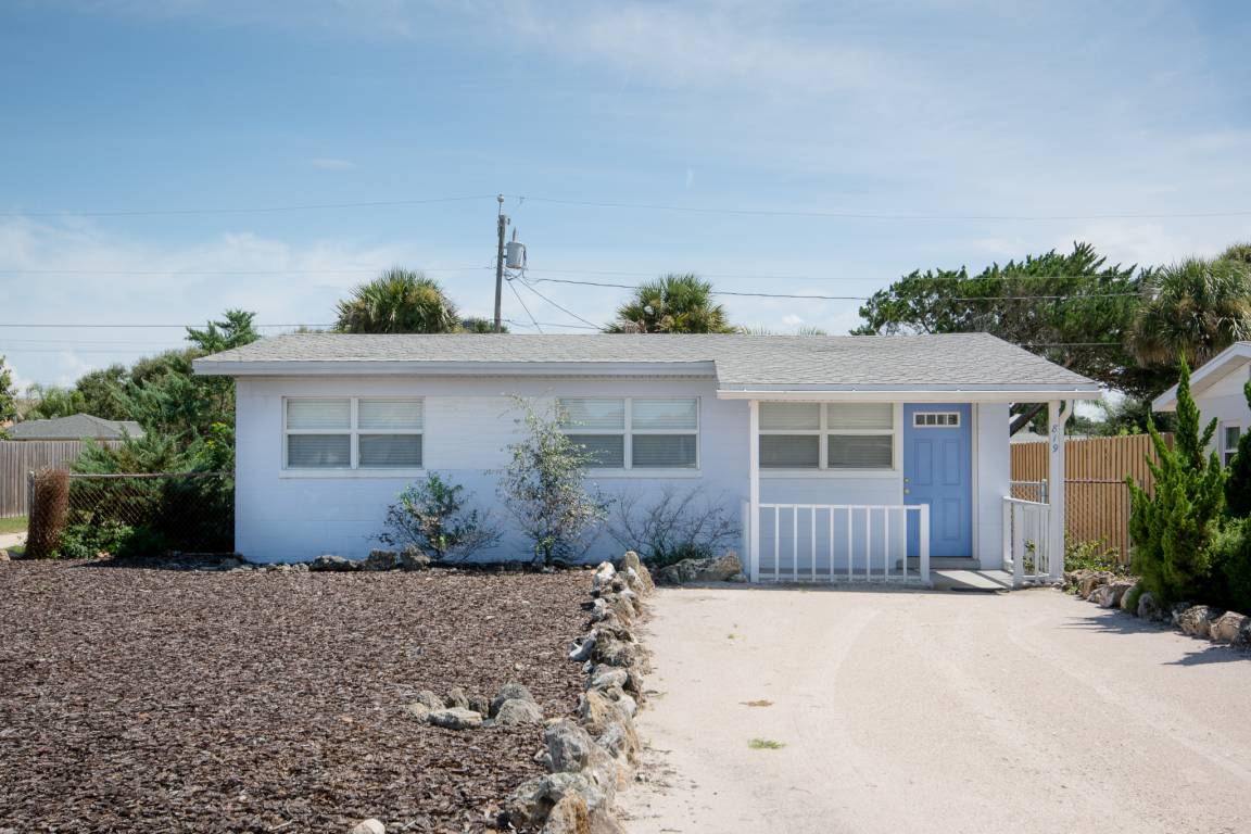 106 M² House ∙ 3 Bedrooms ∙ 6 Guests - New Smyrna Beach, FL