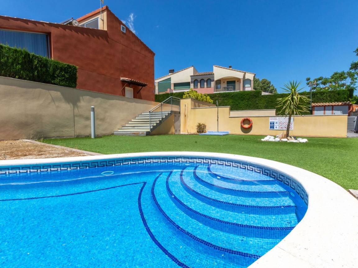 250 M² Villa ∙ 4 Makuuhuonetta ∙ 8 Vierasta - Miami Platja