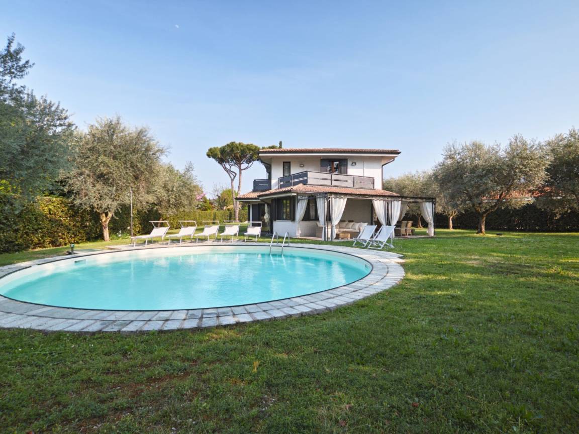 200 M² Maison De Vacances ∙ 4 Chambres ∙ 9 Personnes - Sirmione