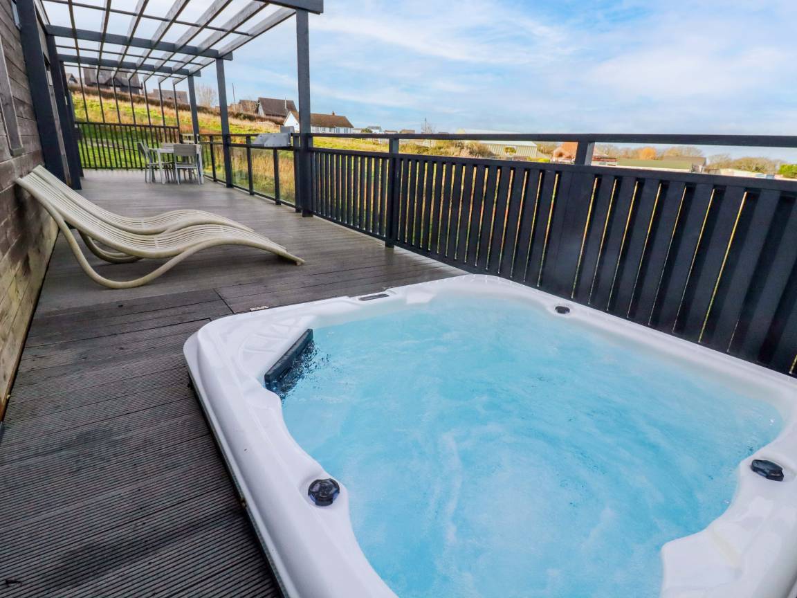 Cottage ∙ 3 Bedrooms ∙ 6 Guests - Troon