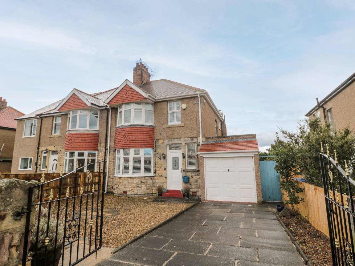 Cottage ∙ 3 Bedrooms ∙ 6 Guests - Seahouses