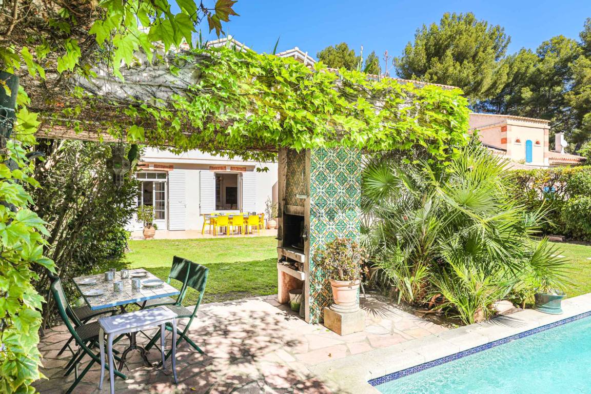 300 M² Villa ∙ 5 Bedrooms ∙ 10 Guests - Marseille