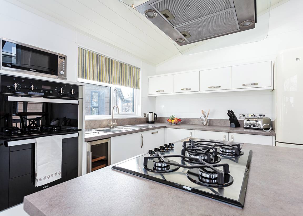 Chalet ∙ 4 Bedrooms ∙ 8 Guests - Hampshire