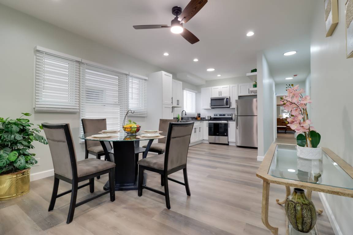 130 M² Ferienhaus ∙ 3 Schlafzimmer ∙ 6 Gäste - Warren, MI