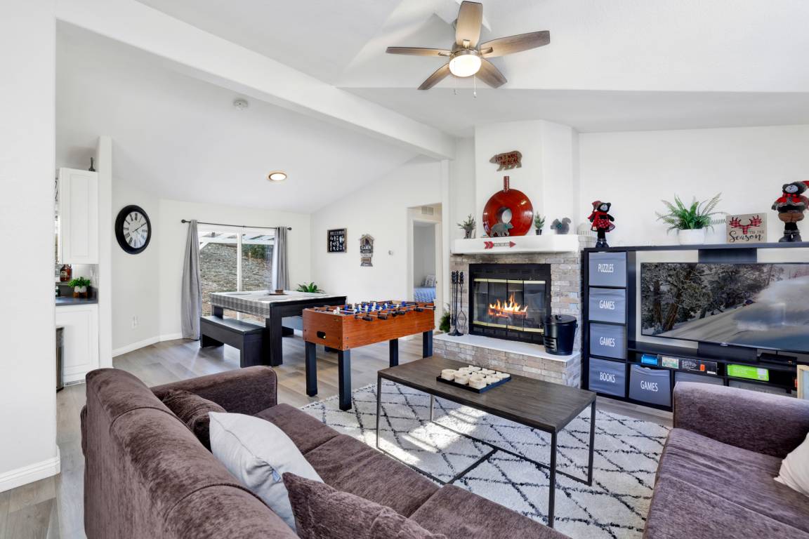 120 M² Cabin ∙ 3 Bedrooms ∙ 8 Guests - Big Bear, CA