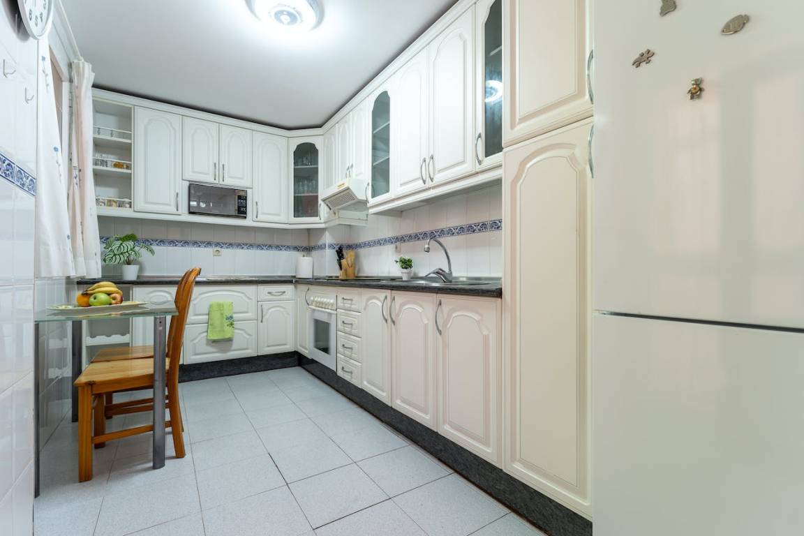 90 M² Apartment ∙ 3 Bedrooms ∙ 6 Guests - Benalmádena