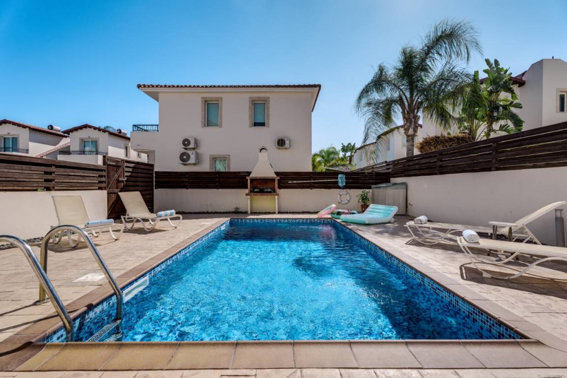110 M² Villa ∙ 2 Bedrooms ∙ 6 Guests - Ayia Napa