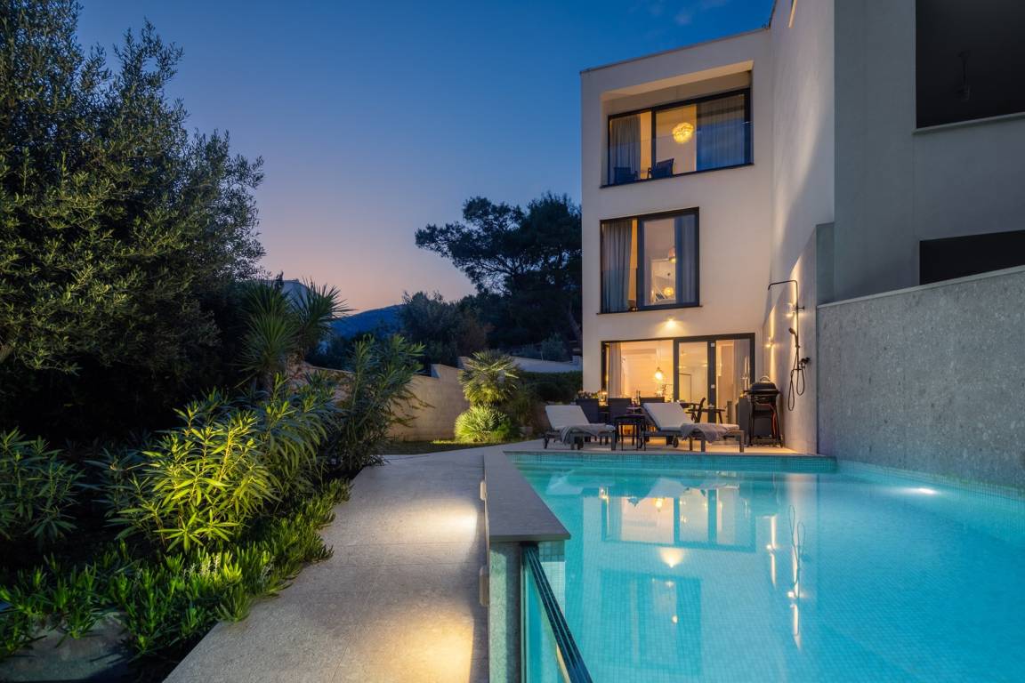 210 M² Villa ∙ 5 Schlafzimmer ∙ 12 Gäste - Stari Grad