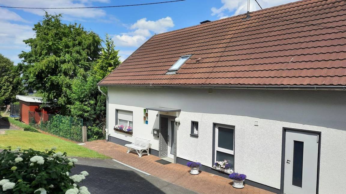 100 M² Ferienhaus ∙ 3 Schlafzimmer ∙ 6 Gäste - Hachenburg