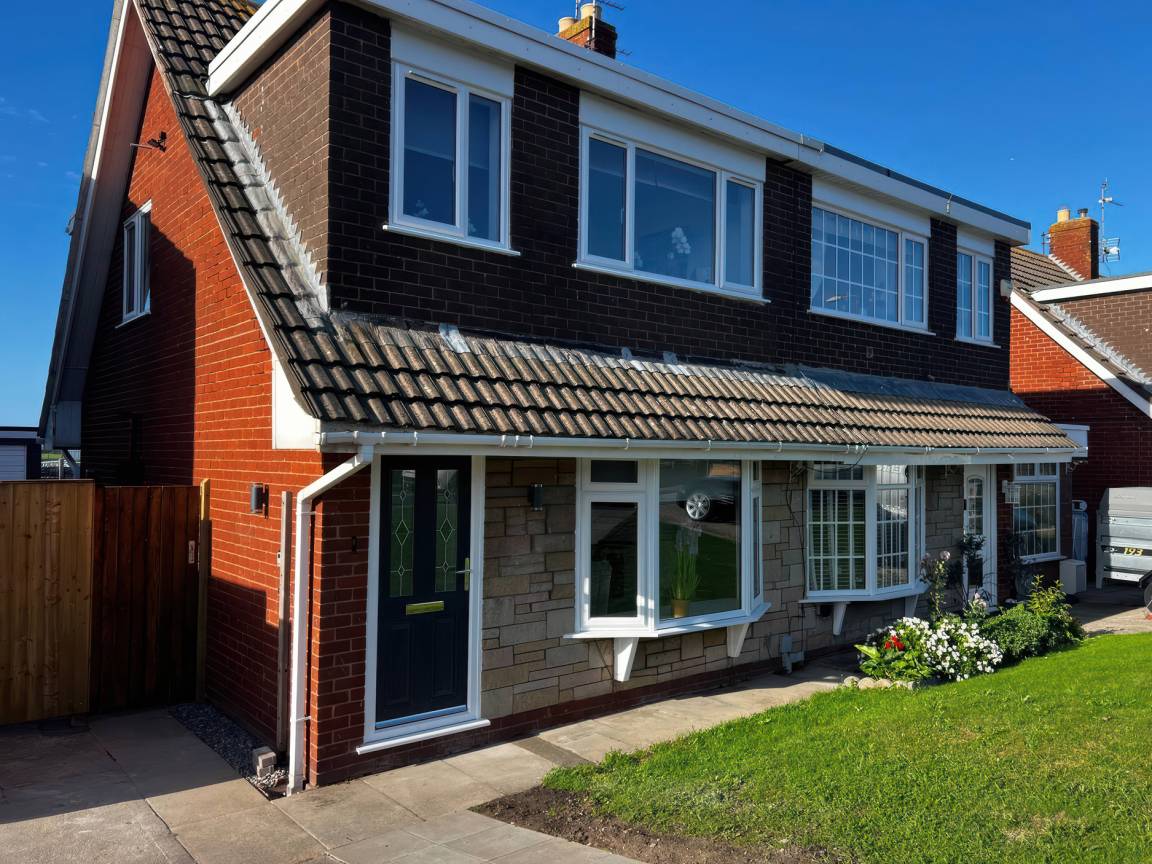 Cottage ∙ 3 Bedrooms ∙ 5 Guests - Prestatyn