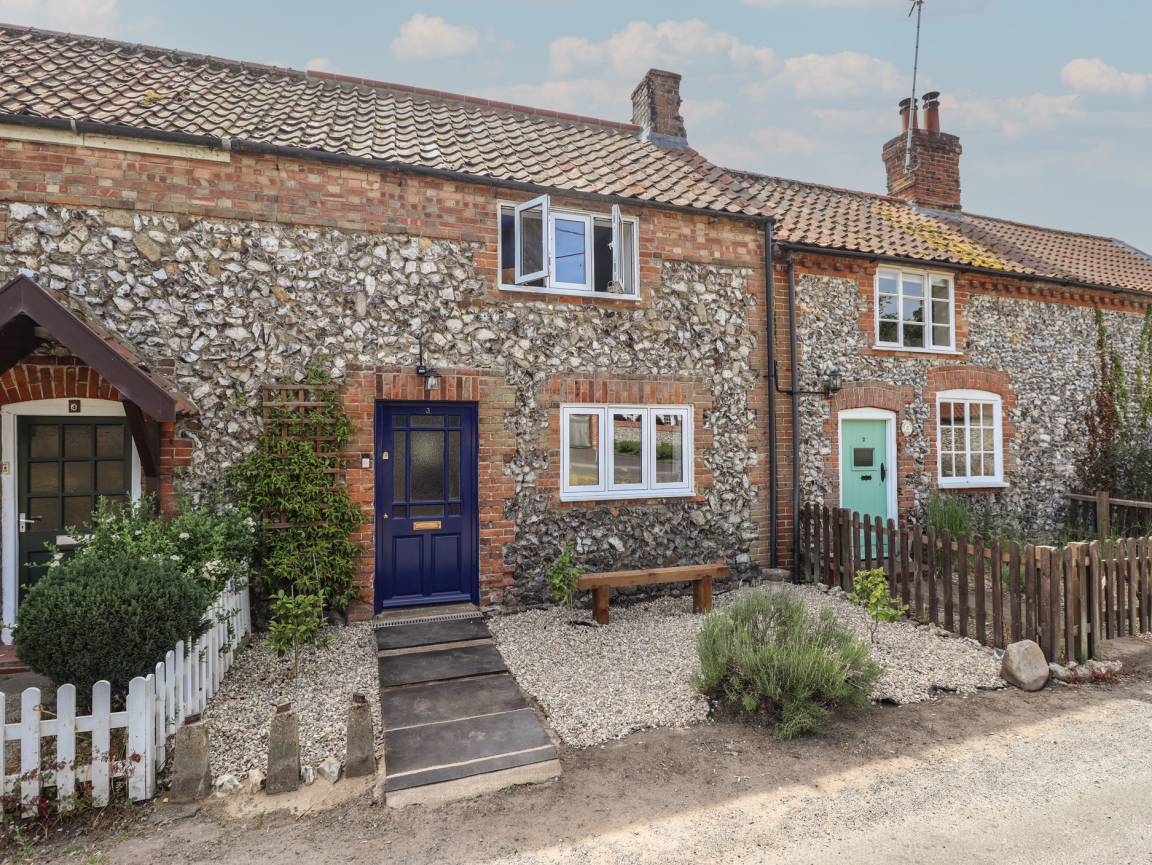 Cottage ∙ 3 Bedrooms ∙ 4 Guests - Norfolk