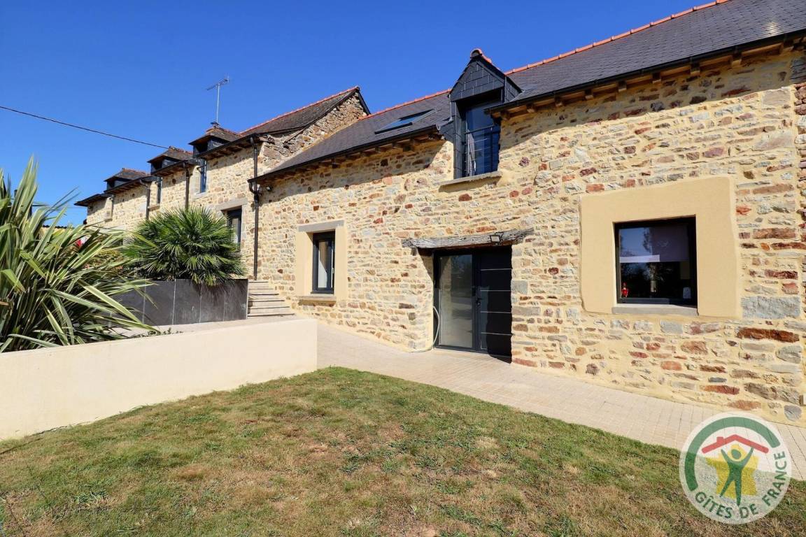 97 M² Gîte ∙ 2 Chambres ∙ 6 Personnes - Saint-Aubin-du-Cormier