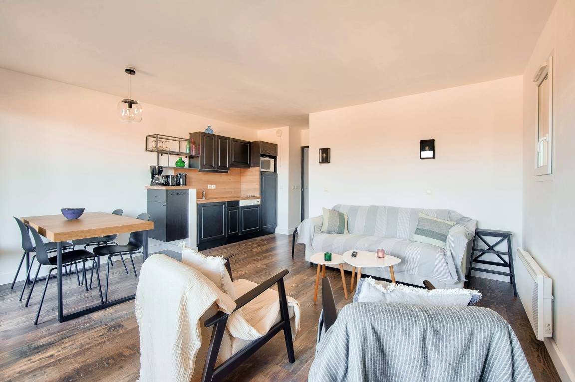 57 M² Appartement ∙ 2 Chambres ∙ 6 Personnes - Saint-Cannat