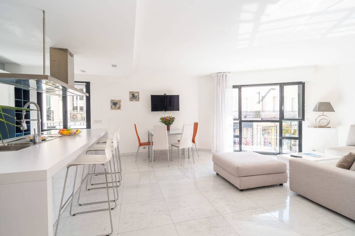 75 M² Apartment ∙ 2 Bedrooms ∙ 6 Guests - Antibes