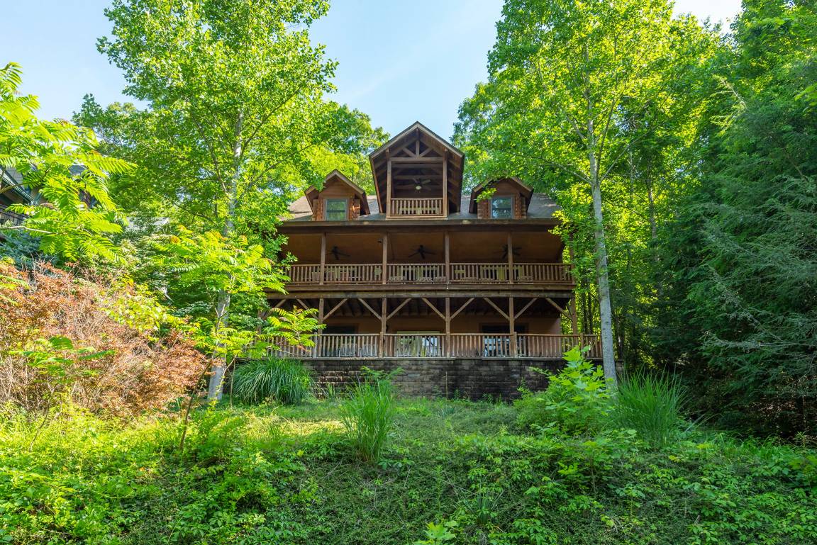 335 M² Cabin ∙ 8 Bedrooms ∙ 20 Guests - Black Mountain, NC