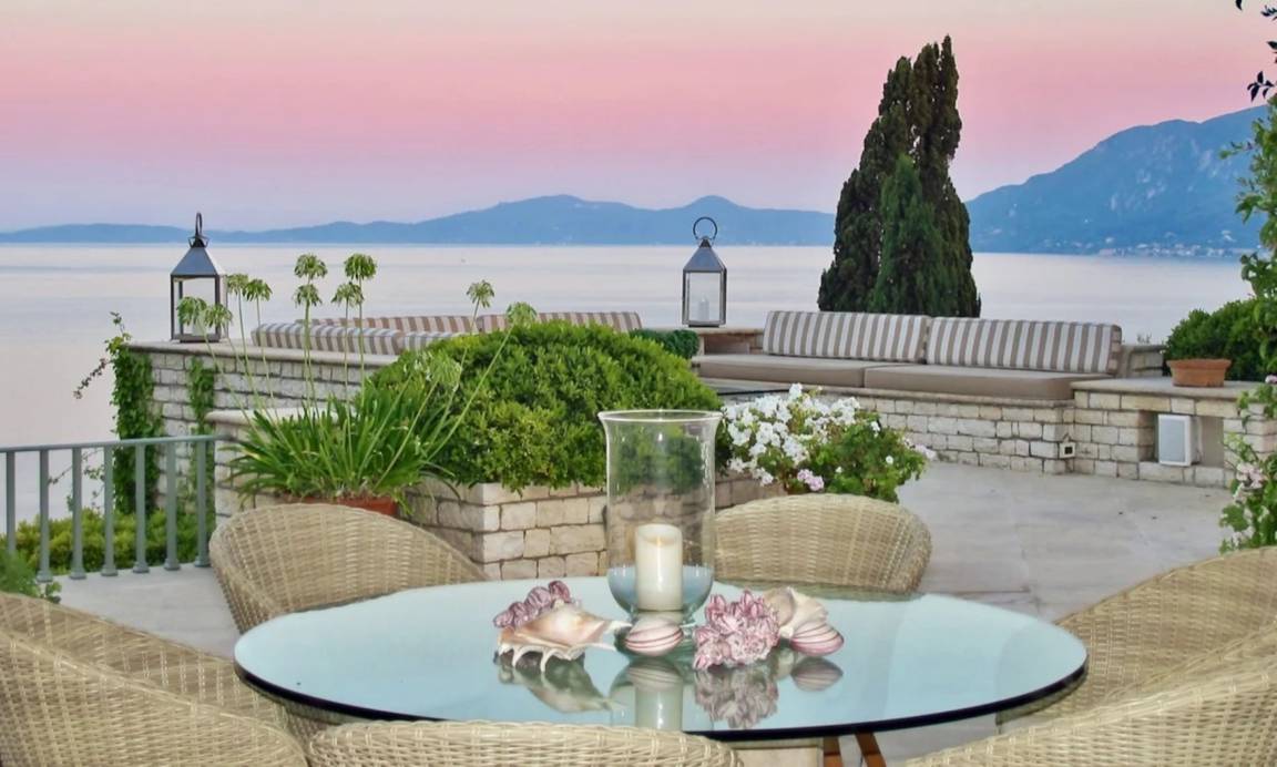 750 M² Villa ∙ 6 Bedrooms ∙ 12 Guests - Corfu