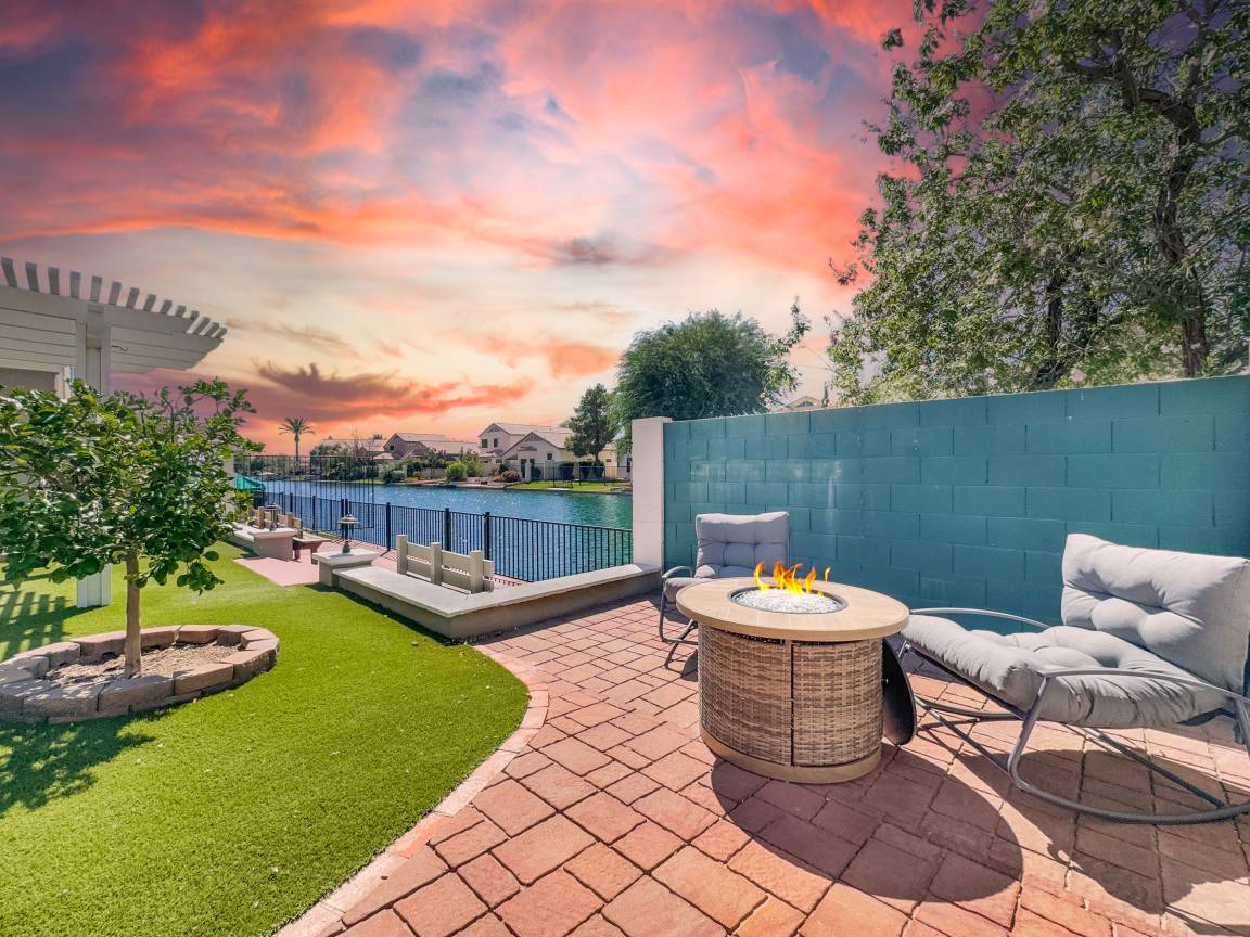 188 M² House ∙ 4 Bedrooms ∙ 8 Guests - Sun City, AZ