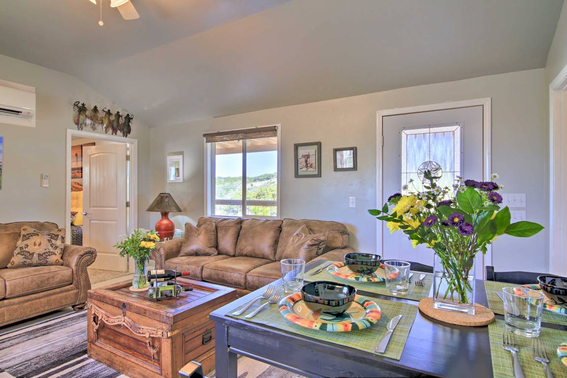 74 M² House ∙ 2 Bedrooms ∙ 6 Guests - Fredericksburg, TX