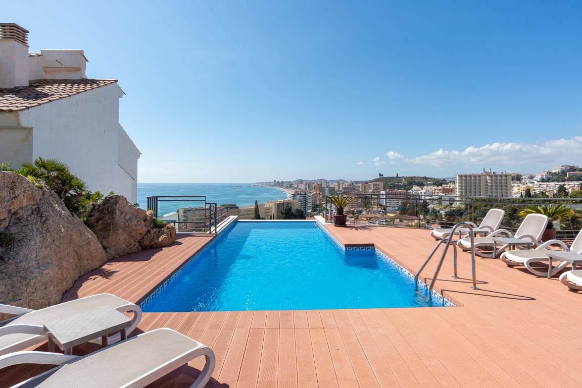 210 M² Casa ∙ 4 Habitaciones ∙ 10 Huéspedes - Fuengirola