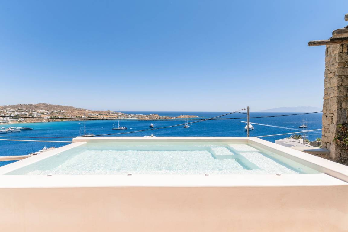 Villa ∙ 7 Bedrooms ∙ 14 Guests - Mykonos Region