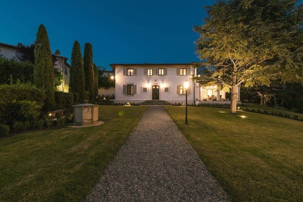 Villa ∙ 8 Bedrooms ∙ 16 Guests - Vinci