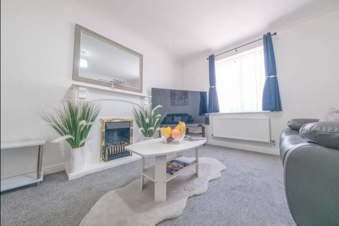 40 M² House ∙ 3 Bedrooms ∙ 5 Guests - Corby